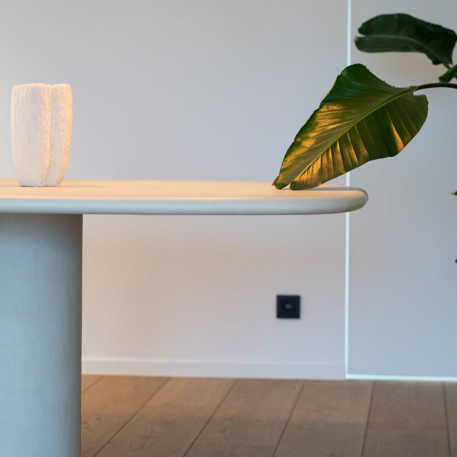 Table basse central béton Mortex - Vince Igor - Noorden Design